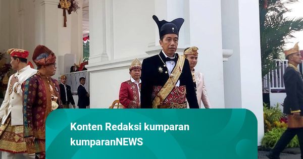 Jokowi Pakai Baju Raja Solo Ageman Songkok Singkepan Ageng Di Hut Ke